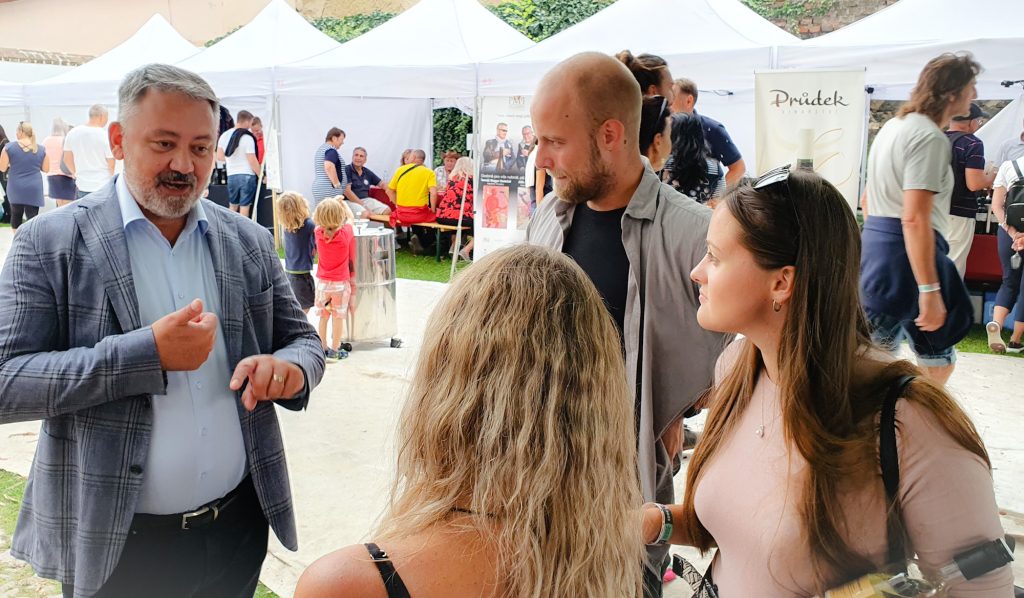 Galerie | Martin Karim do Senátu